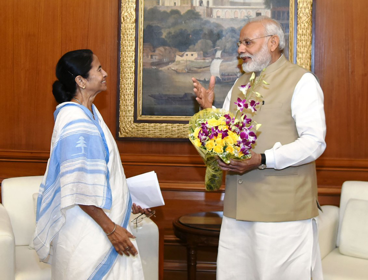 Mamata meets PM Modi, seeks release of Rs 10,000 cr due to West Bengal ...