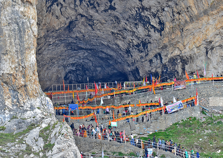 Rajnath may be among first pilgrims at Amarnath shrine this year ...