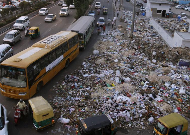 HC raps civic body commissioners over garbage mess on Delhi roads ...