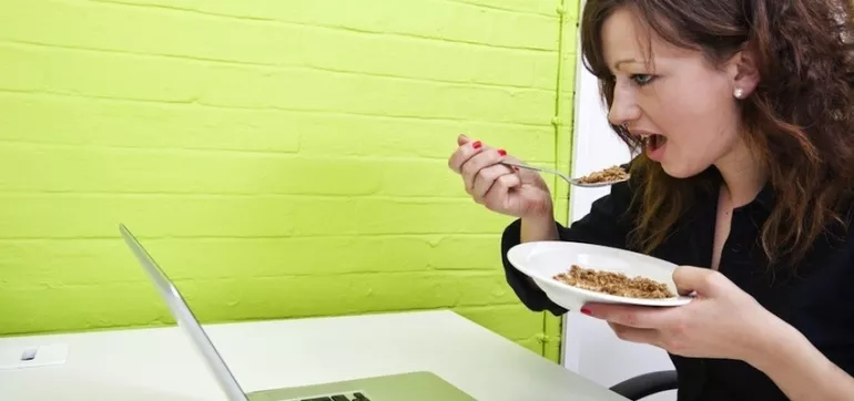 Untimely eating habits may affect your skin | Lifestyle News – India TV