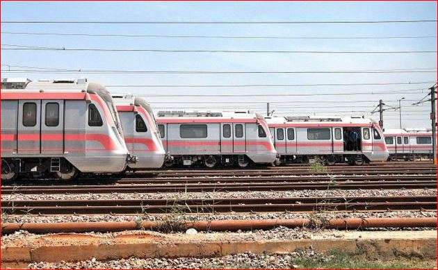 Delhi Metro train crosses new 'highest point' between upcoming Mayapuri ...