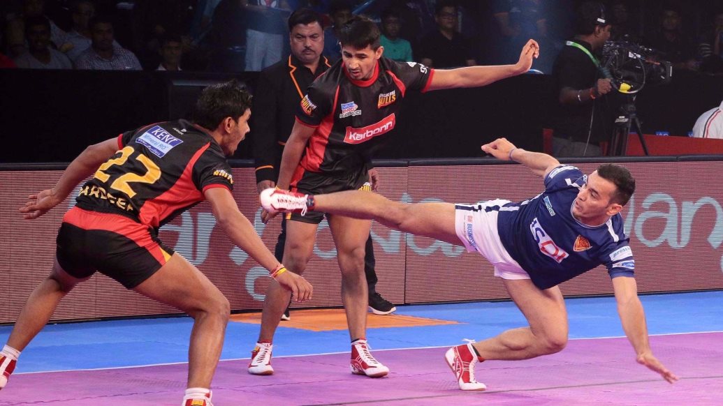Pro Kabaddi League 2017: Dabang Delhi K.C. crush Bengaluru Bulls; U ...