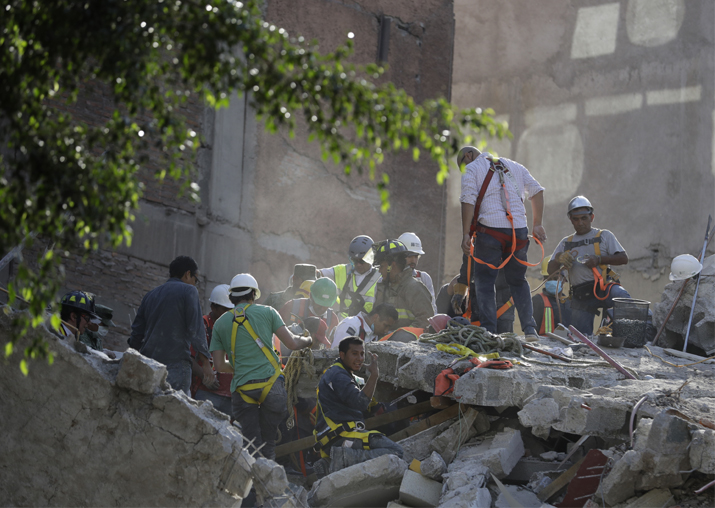 Mexico earthquake aftermath in pics: Nearly 250 dead, buildings ...