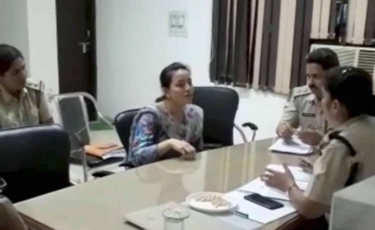 Exclusive Video: Police interrogate Ram Rahim's ‘adopted daughter ...