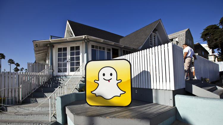 Snapchat crashes, hits million users globally | Technology News – India TV