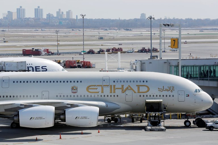 Sydney-bound Etihad flight with 349 onboard makes emergency landing ...