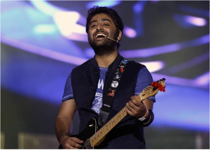 Watch: This video of Arijit Singh using abusive language in concert is ...
