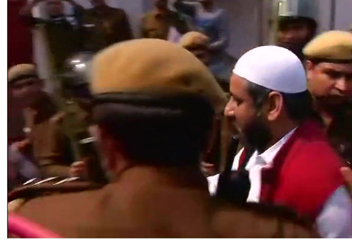 Delhi Chief Secretary assault case: Court sends AAP MLAs Amanatullah Khan, Prakash Jarwal ito ...