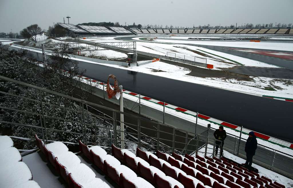 Snow delays start of third day of Formula 1 testing in Spain | Formula ...