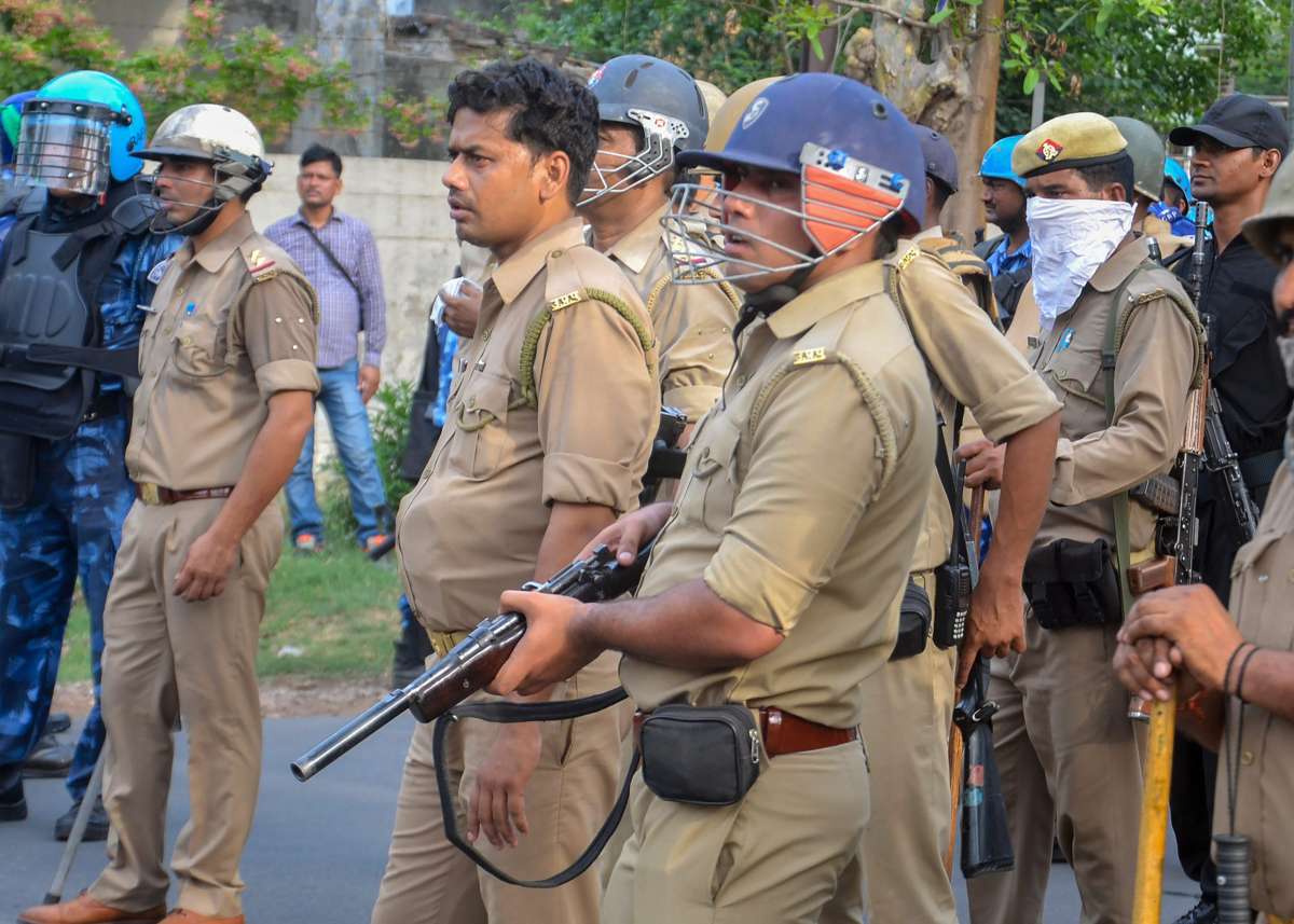 Uttar Pradesh: 2 teenagers killed, 3 others injured in roof collapse in ...