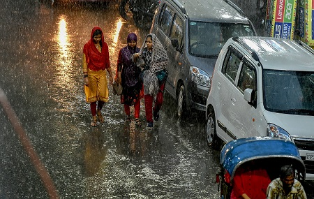 Rains lash several states as Monsoon arrives early, to cover entire ...