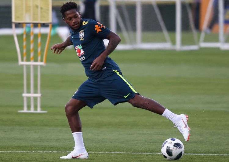 Manchester United reach deal to sign Brazil midfielder Fred | Soccer ...