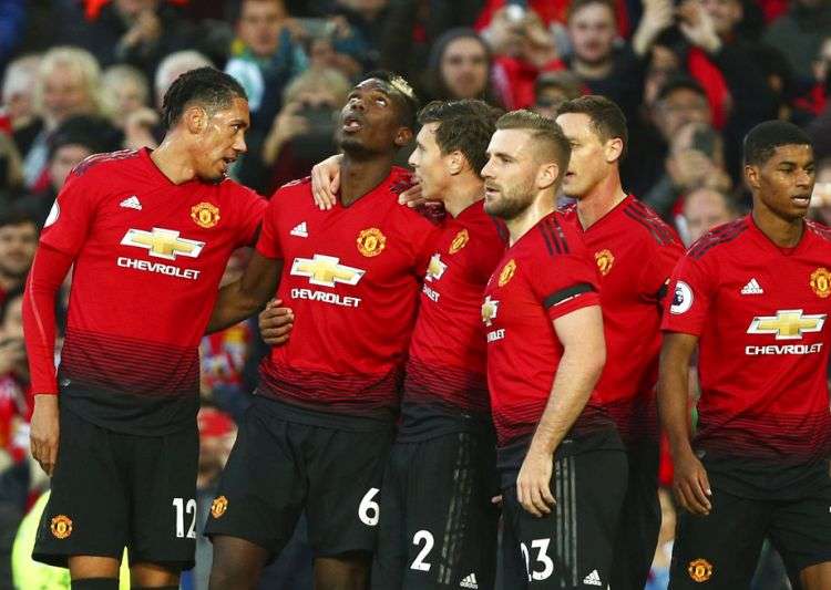 EPL: Manchester United edge Everton, Chelsea continue dream run ...