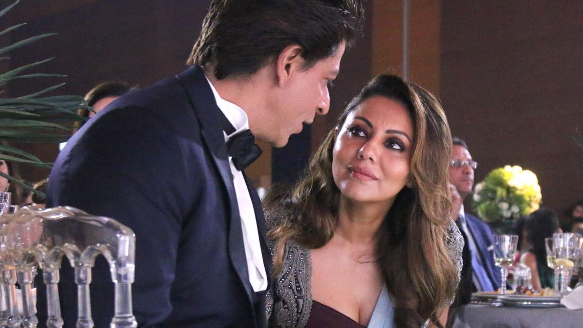 Check out Gauri Khan's witty reply when Shah Rukh Khan asked her to ...