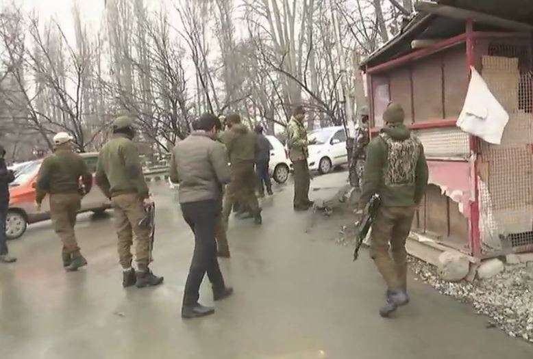 Jammu and Kashmir: Terrorists hurl grenade on security forces in Srinagar, 3 policemen injured ...