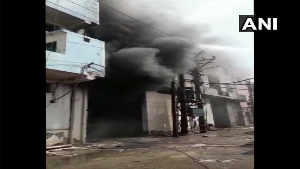 Delhi: Fire breaks out in plastic bag factory in Samaypur Badli | India ...