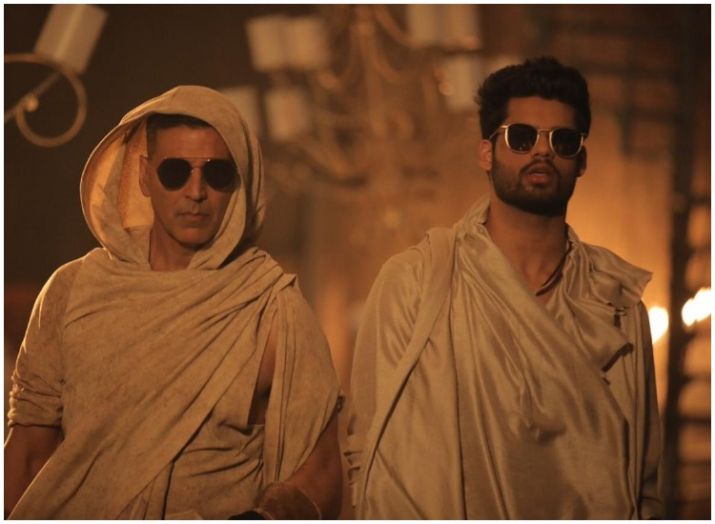 Akshay Kumar grooves with brother-in-law Karan Kapadia in Blank Ali Ali ... Akshay Kumar grooves with brother-in-law Karan Kapadia in Blank Ali Ali ...
