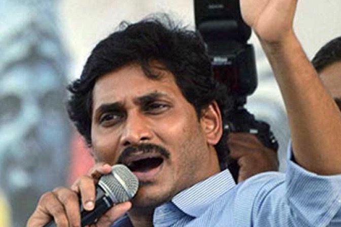Jagan Reddy meets Governor, stakes claim to form government in Andhra ...