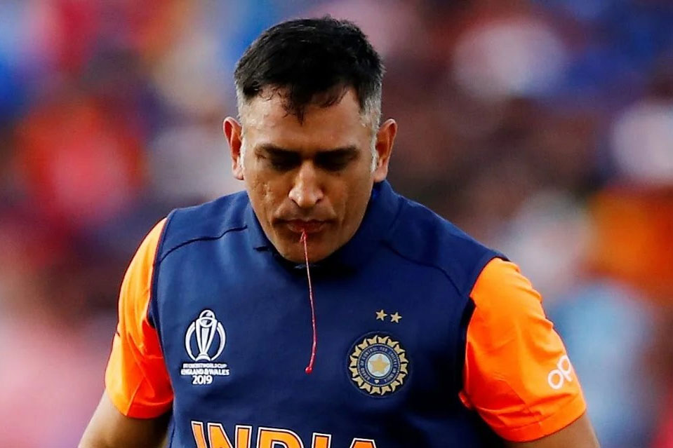 2019 World Cup: Team India official provides update on MS Dhoni's thumb ...