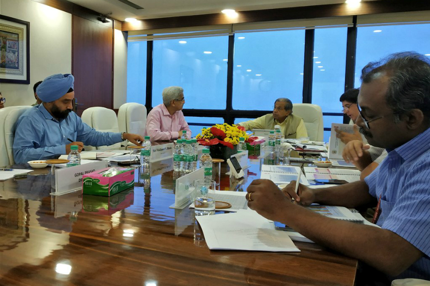 Government extends 15th Finance Commission's term by a month till ...