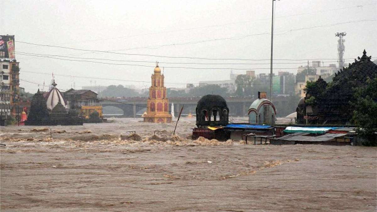 Godavari above danger mark, flood-like situation in Nashik | India News ...
