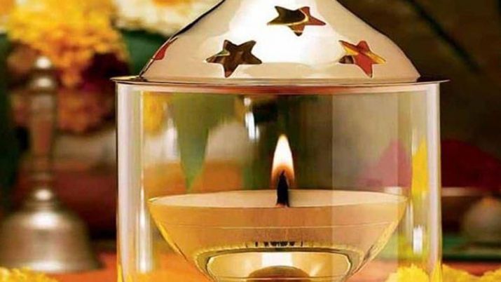 Vastu Tips: Navratri Akhand Jyoti sthapna in south-east direction ...