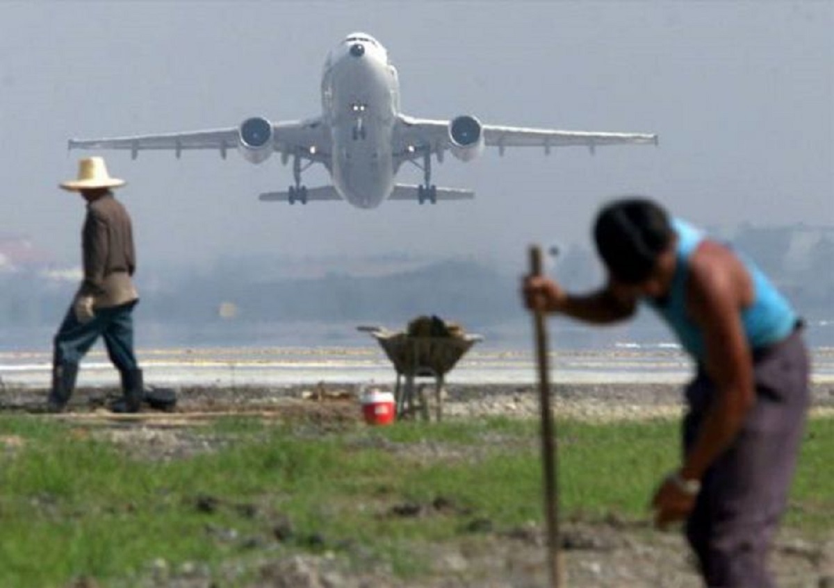 Navy trying to clear stray dogs off Goa airport runway | India News ...