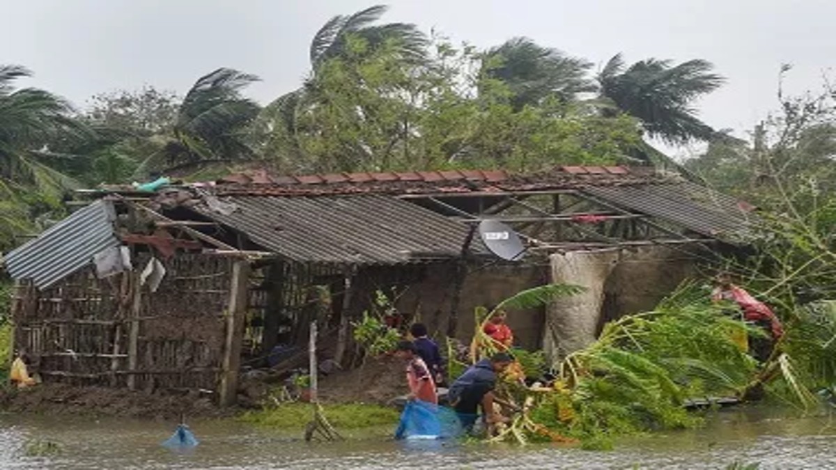 Rs 2 lakh compensation to kin of dead in Bengal storm | India News ...
