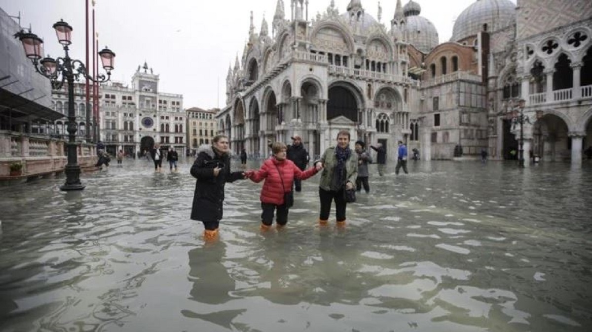 Venice flooded by highest tide in more than 50 years | World - India TV ...