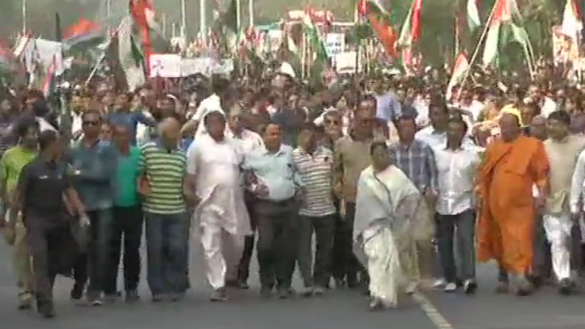 Mamata Banerjee leads protest march against NRC, CAA in Kolkata | India ...