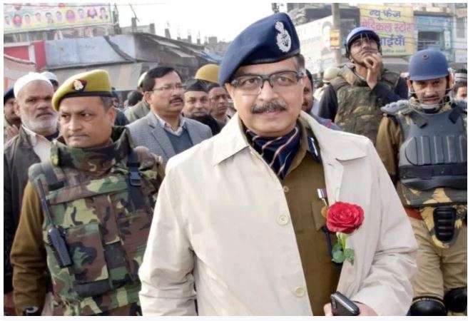 Alok Singh takes charge as first Police Commissioner of Noida | India ...