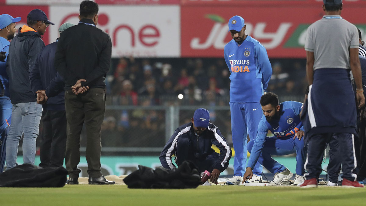 India vs Sri Lanka 1st T20I: Fans troll Guwahati ground staff after ...