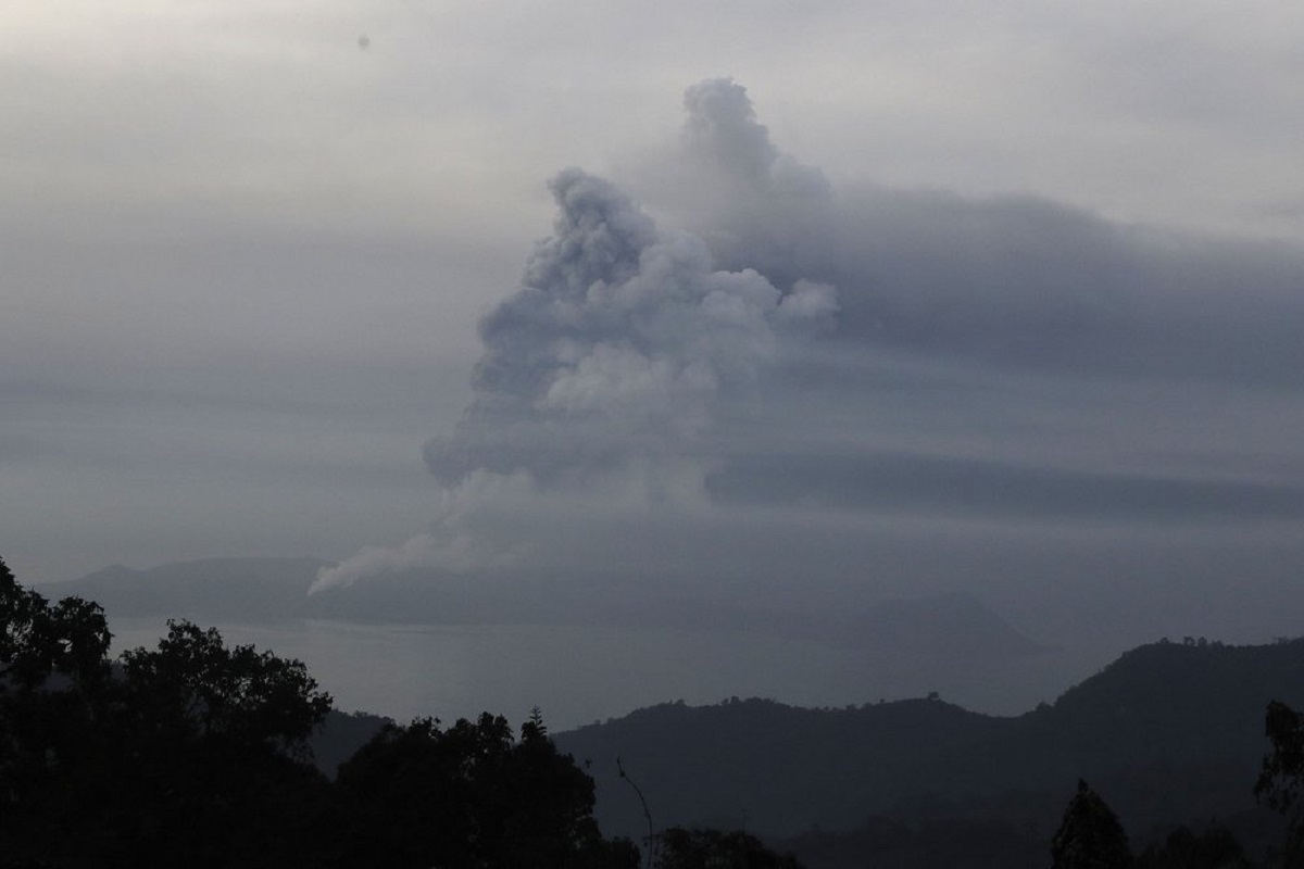 Philippines volcano eruption: How N95 mask can help you | India News ...