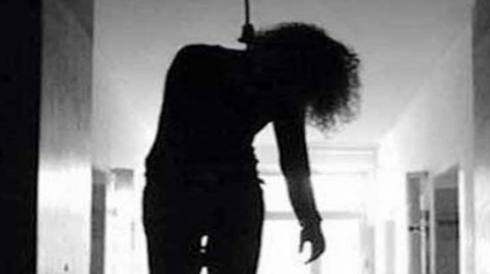 Boyfriend leaks intimate video, 16-year-old girl hangs self | Crime ...