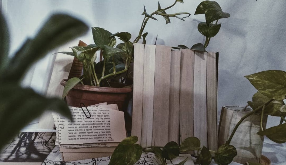 Choicest of Hindi literature on Whatsapp by Rajkamal Prakashan in ...