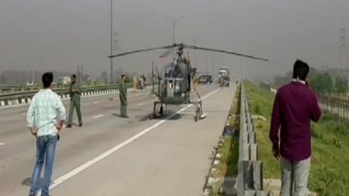 IAF Cheetah helicopter makes emergency landing on expressway in Baghpat ...