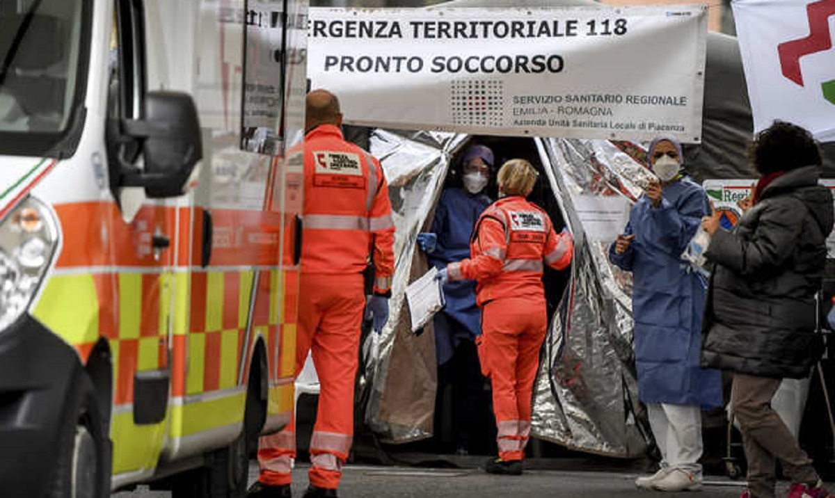 COVID-19: With 437 new fatalities, Italy's death toll exceeds 25,000 ...