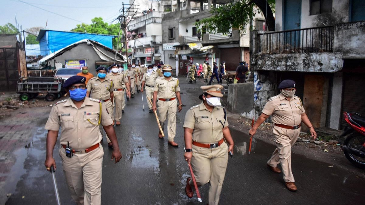 Maharashtra police officers cops test positive for coronavirus | India ...