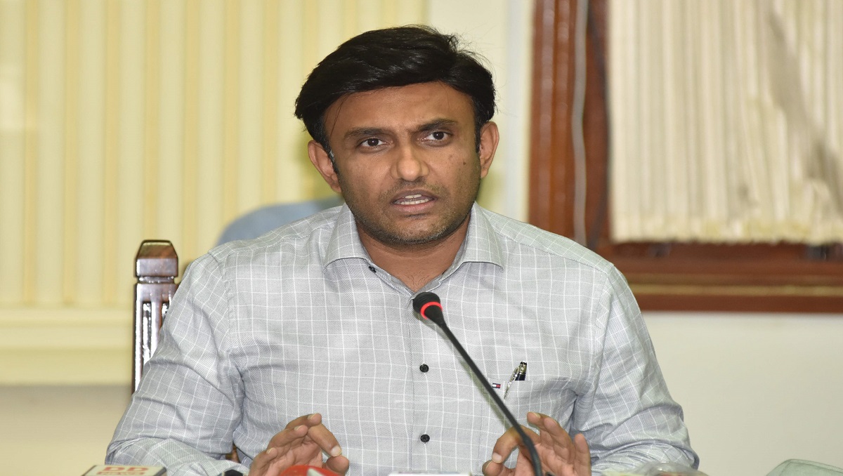 Karnataka minister K Sudhakar's wife, daughter test COVID-19 positive ...