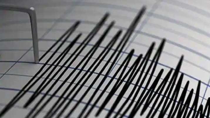 Earthquake of magnitude 5.8 jolts Indonesia | World News – India TV