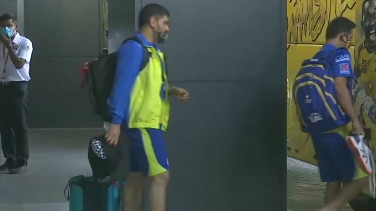 MI vs CSK, IPL 2020 | MS Dhoni-led Chennai Super Kings leave for Sheikh ...