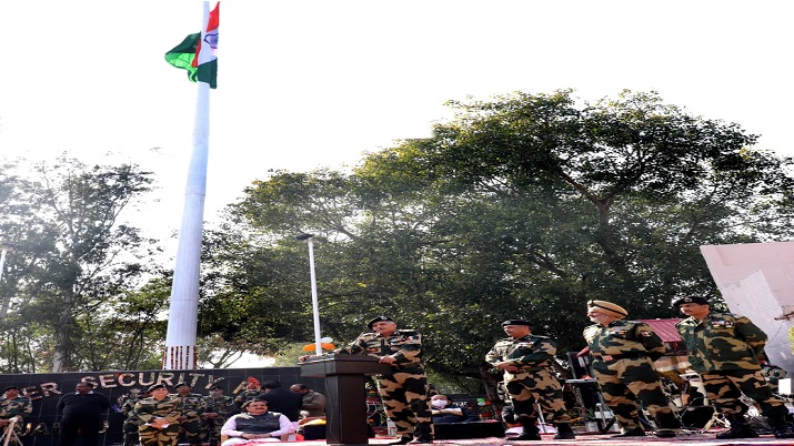BSF unfurls tallest 131-feet-high tricolour along Indo-Pak border in ...