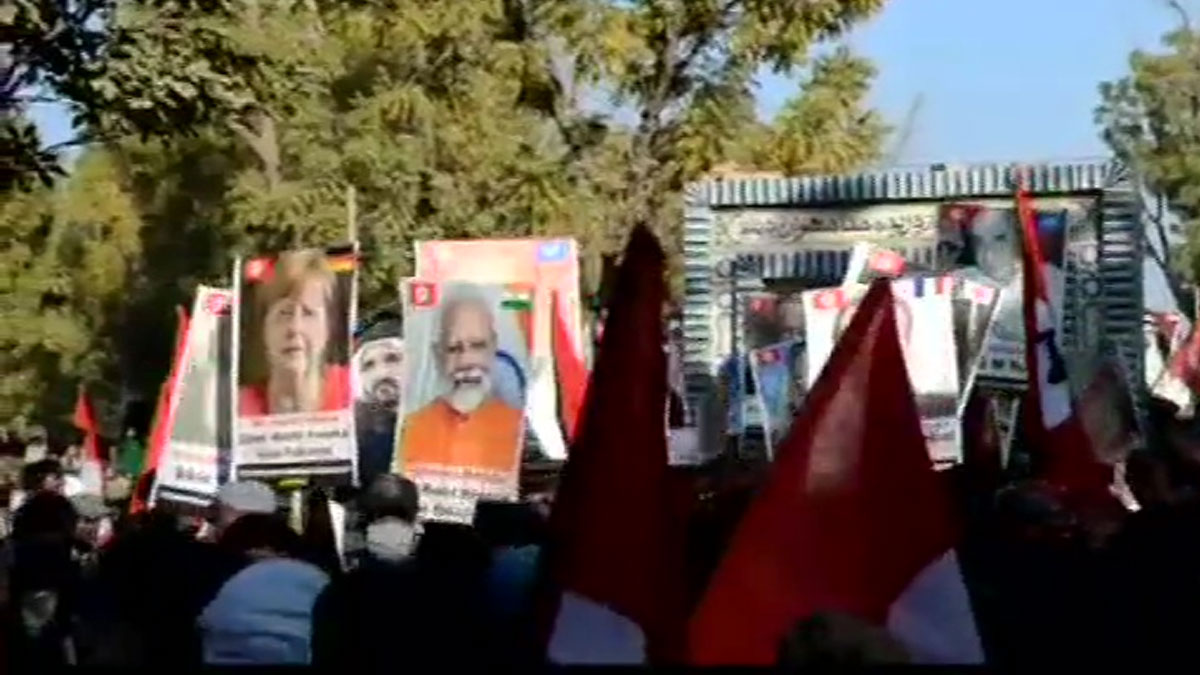 PM Modi's posters raised at pro-independence rally in Sindh province of ...