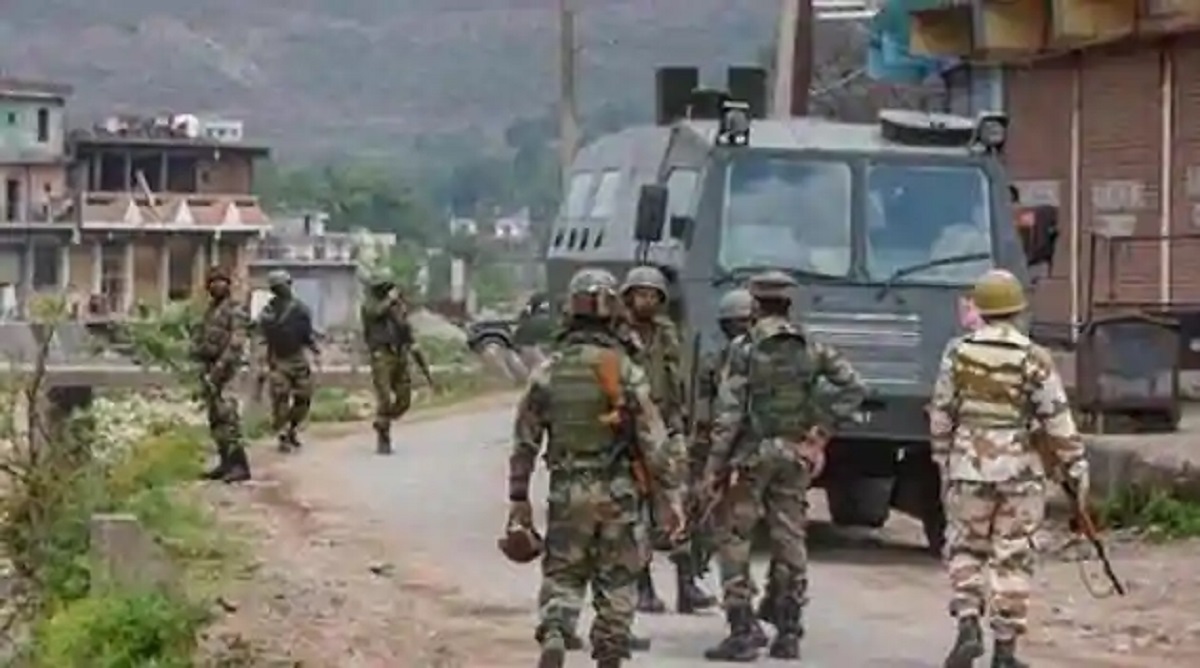 J&K: 3 infiltrators killed, 4 army soldiers injured on LoC | India News – India TV