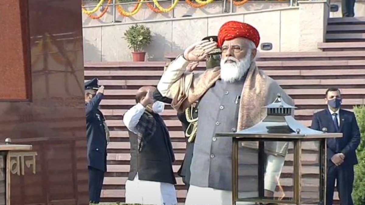 PM Narendra Modi sports special Jamnagar Paghdi on 72nd Republic Day ...