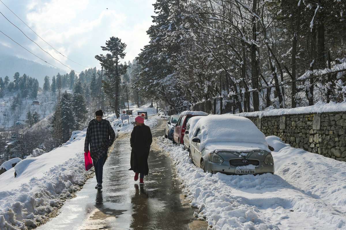 North India cold snowfall srinagar shimla delhi weather IMD forecast ...