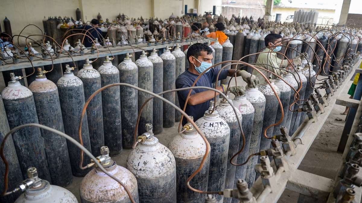 'Beg and borrow mode': Delhi's Ganga Ram Hospital sends SOS for oxygen ...