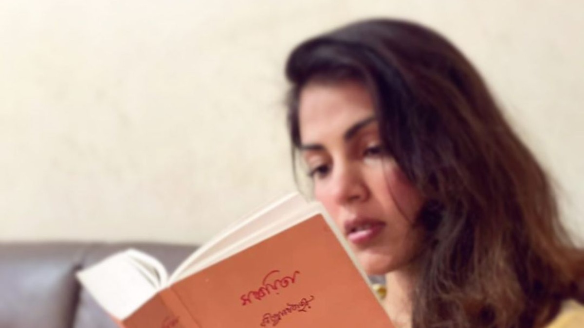 Rhea Chakraborty is 'keeping the faith' in latest Instagram post ...