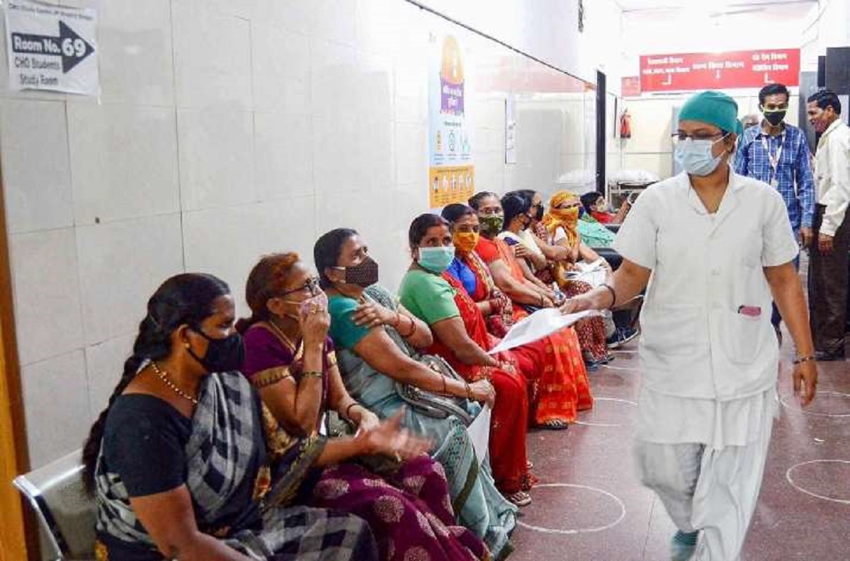 Over 1,000 Kerala healthcare workers test COVID positive in last 10 ...