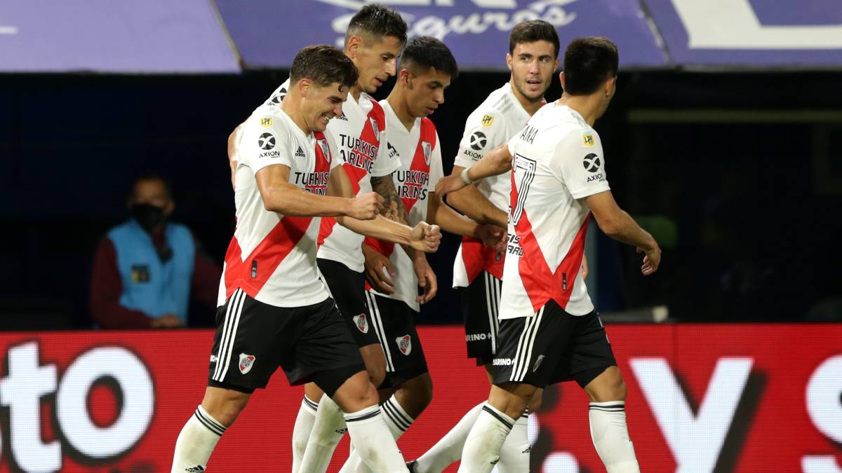20 footballers from River Plate test positive for COVID-19 | Football ...